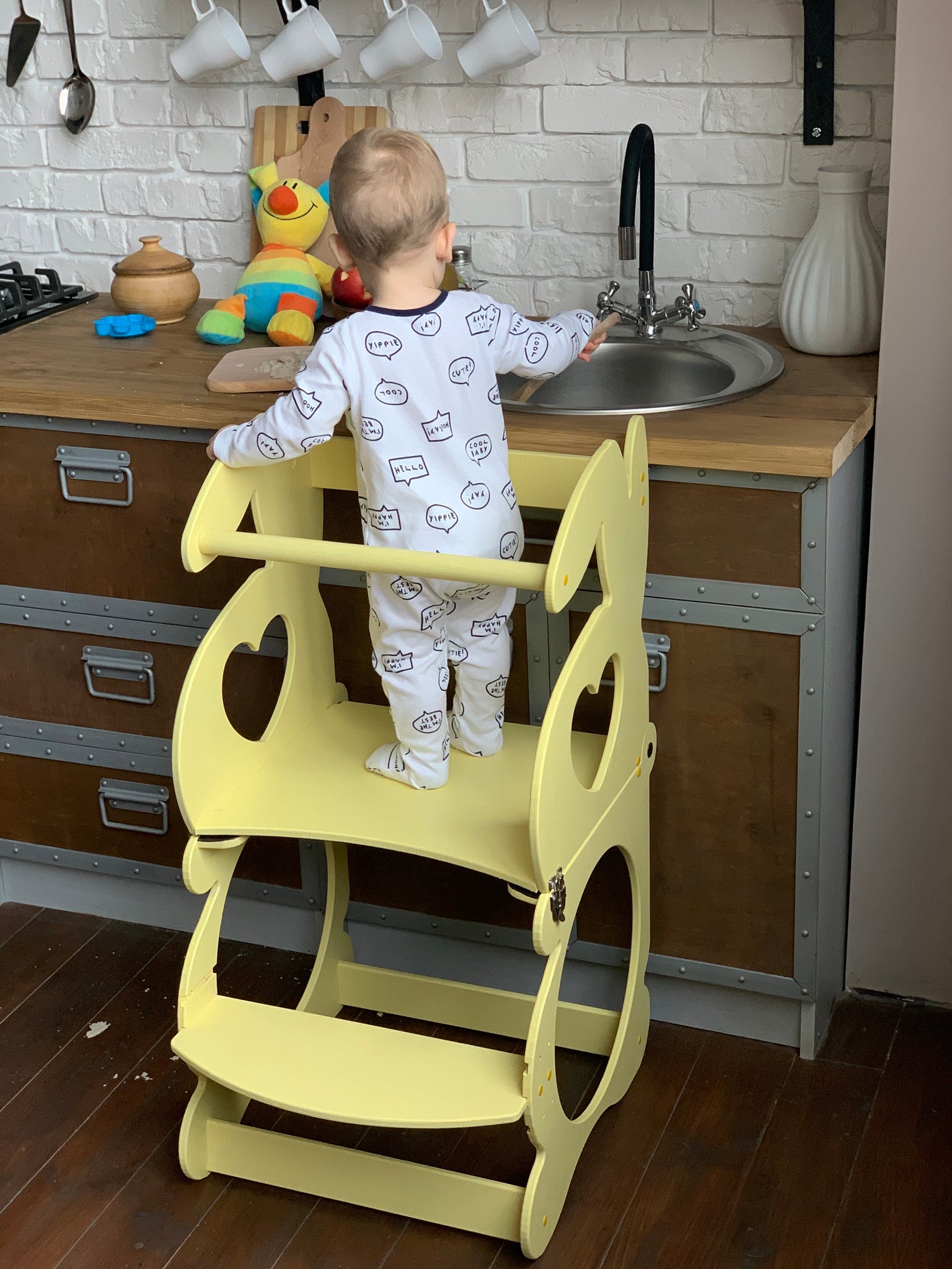 Rabbit Little helper tower, Toddler Step Stool, Kitchen Helper, Montes ...
